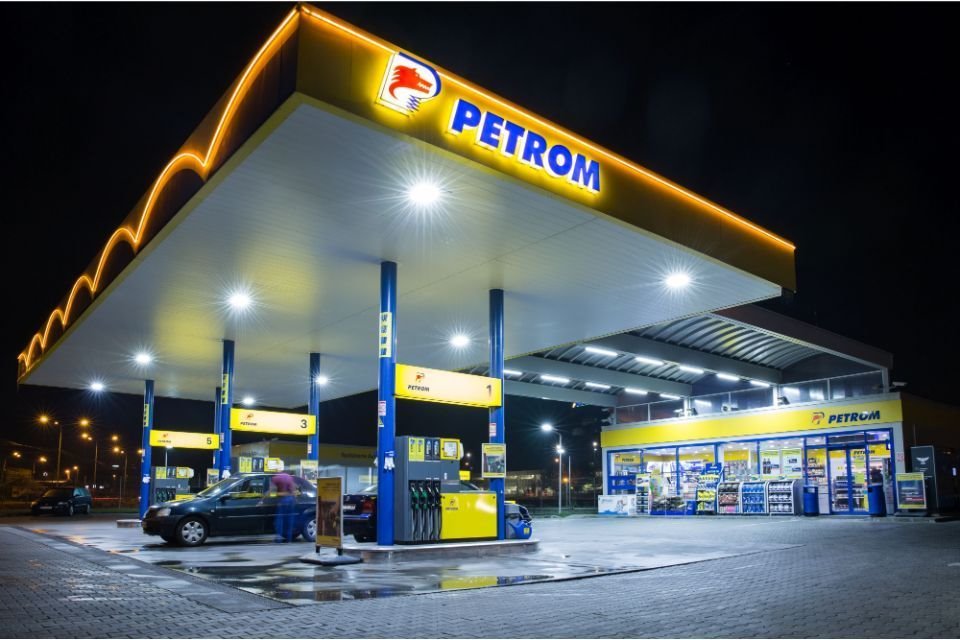 OMV Petrom installs photovoltaic panels in 40 fuel stations in Romania ... OMV Petrom installs photovoltaic panels in 40 fuel stations in Romania ...