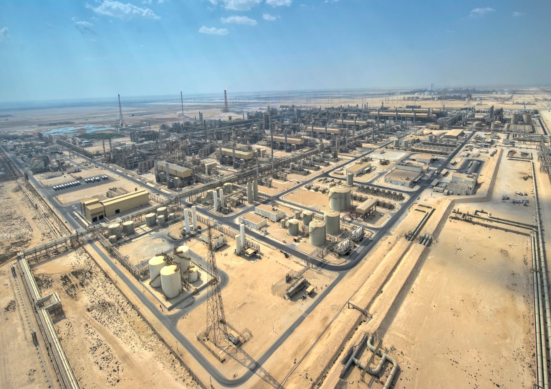 Qatar picks Exxon, Total, Shell, Conoco for mega-LNG expansion ...